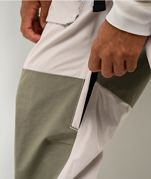 686 x Welcome Ghost Limestone 10K Snowboard Pants | Zumiez