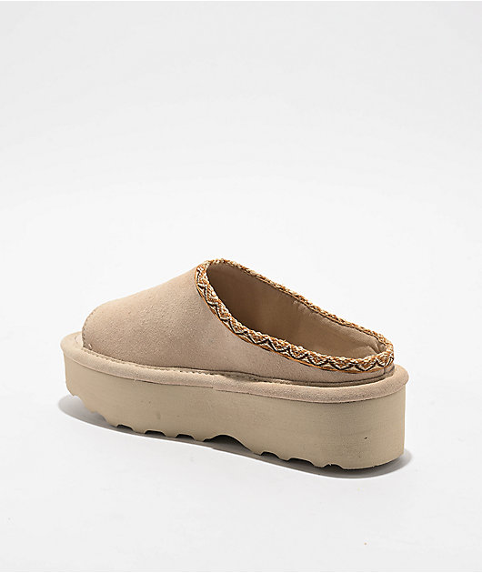Bearpaw Navigate Camel Platform Slippers | Zumiez