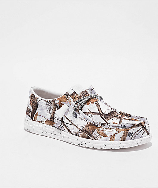 HEYDUDE x Realtree Edge Wally White Shoes | Zumiez