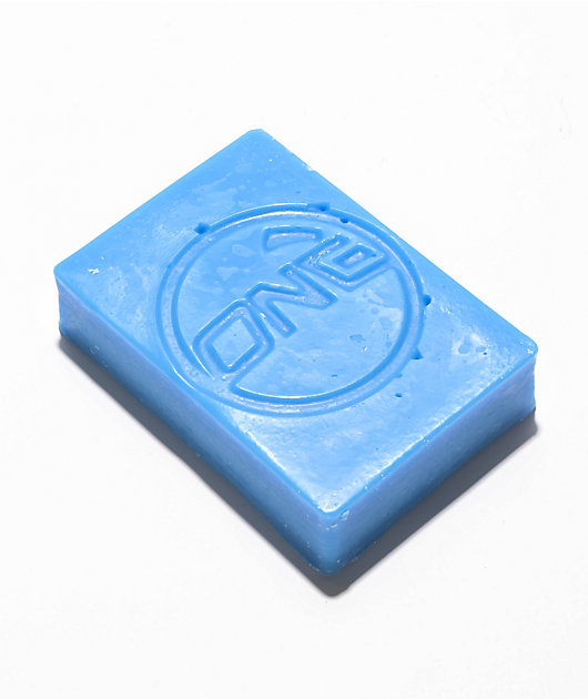One Ball 4WD Cold Snowboard Wax 2023 | Zumiez