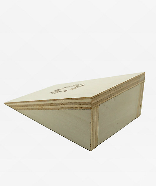 Slushcult x Blackriver Pocket Kicker Fingerboard Ramp | Zumiez