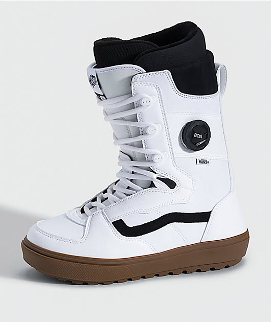 Vans Invado White & OG Gum Snowboard Boots 2026 | Zumiez